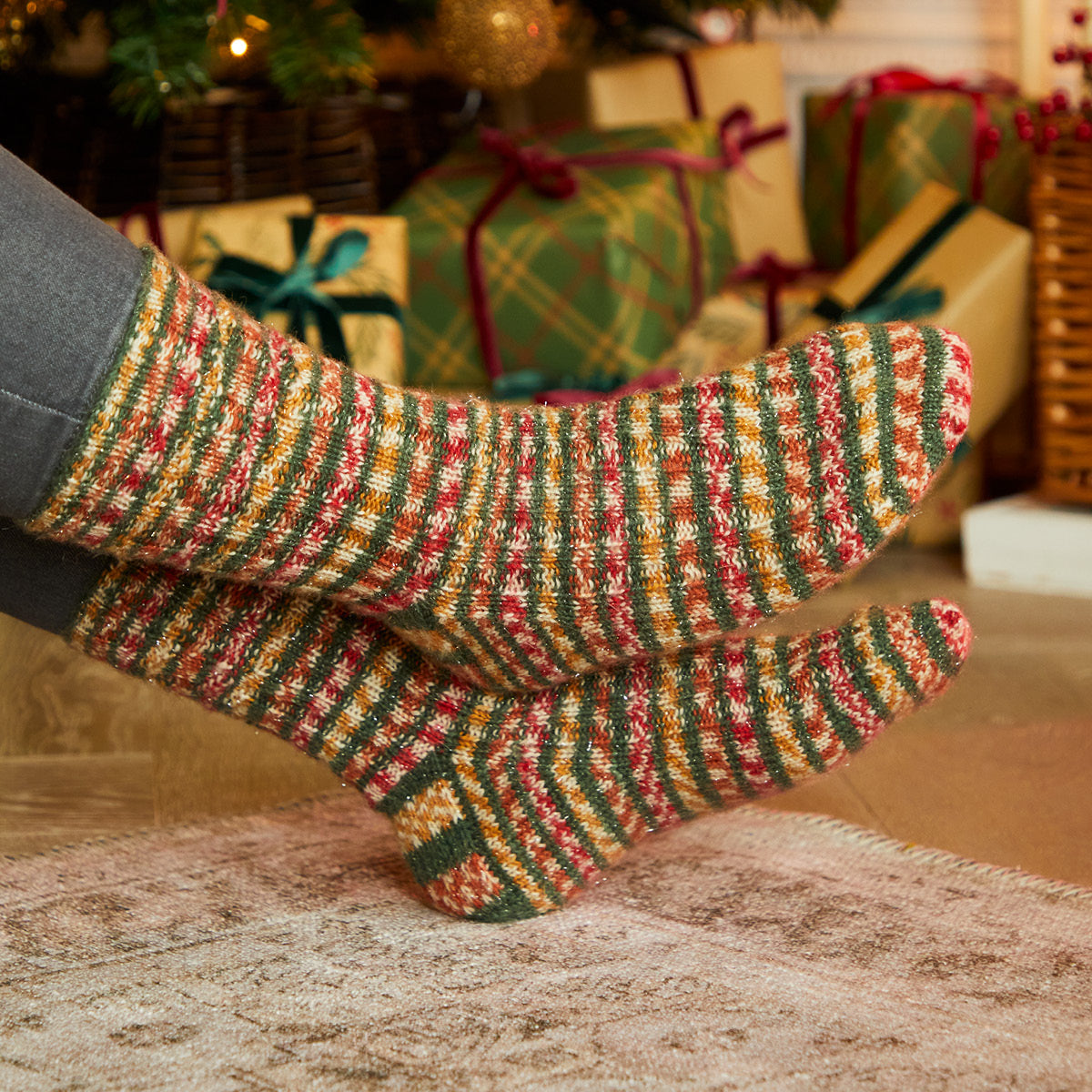 Noelle - Christmas Socks - Knitting Pattern (FREE PDF download)